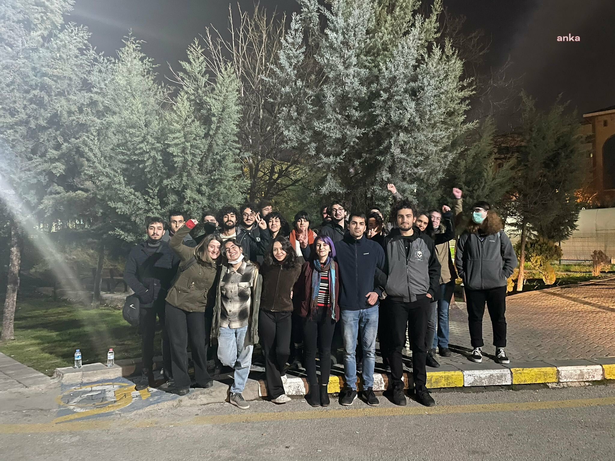 ANKARA’DA GÖZALTINA ALINAN ÖĞRENCİLERDEN 23'Ü SERBEST BIRAKILDI ANKARA’DA GÖZALTINA ALINAN ÖĞRENCİLERDEN 23'Ü SERBEST BIRAKILDI